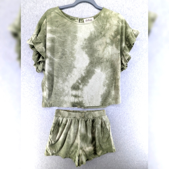 Listicle | Shorts | Listicle Sage Green And White Tyedye Two Piece Set ...